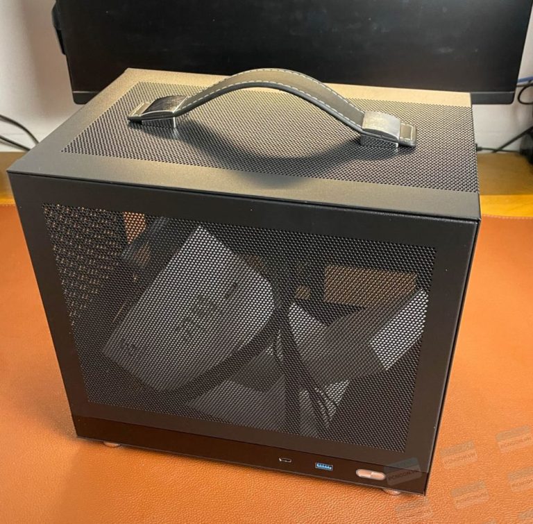 Vỏ case máy tính Mini ITX Shiny Snake G200 - Đen - Pcngon