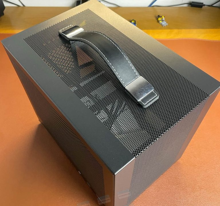 Vỏ case máy tính Mini ITX Shiny Snake G200 - Đen - Pcngon