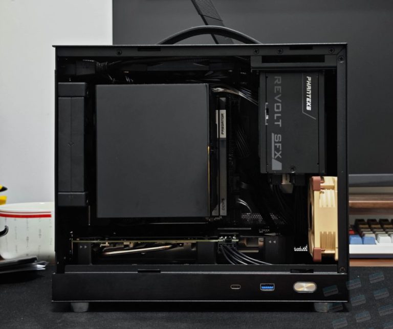 Vỏ case máy tính Mini ITX Shiny Snake G200 - Đen - Pcngon